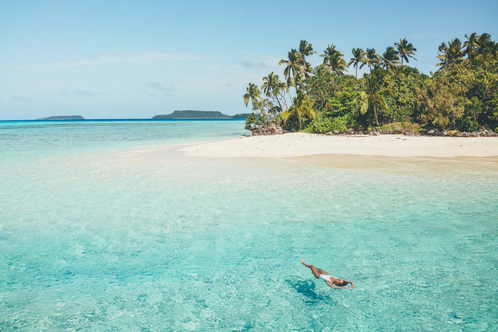 Swimming with whales in Tonga – Stefan Haworth